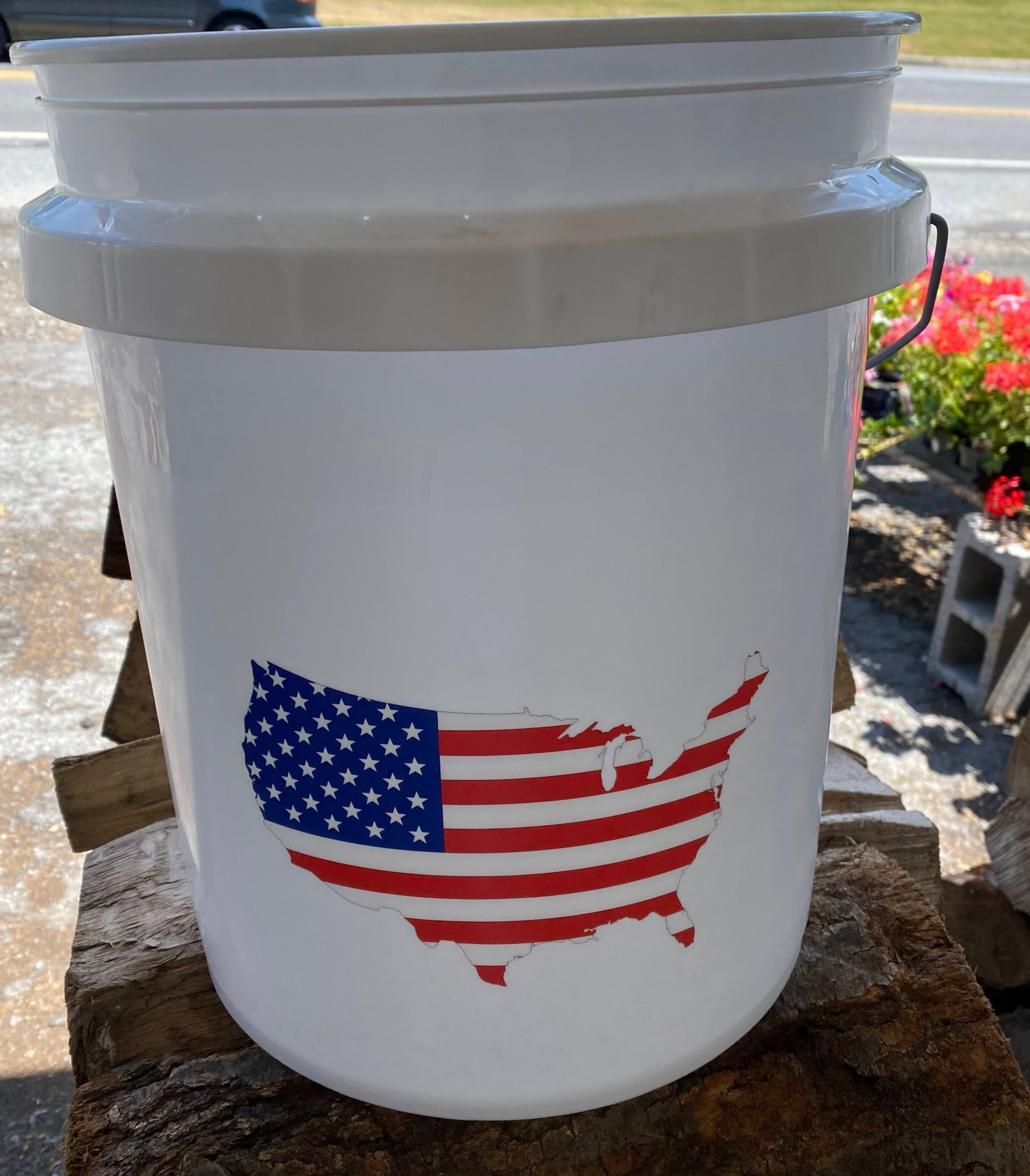 5 Gallon Bucket | Backyard Supply